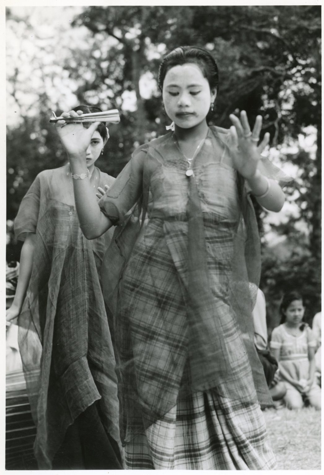 [Photo.31/(010)] Dancing Girls of the Rajah of Goa - Royal Asiatic ...
